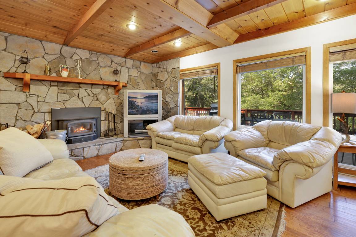 209 M² Cabin ∙ 4 Bedrooms ∙ 11 Guests - Big Bear, CA