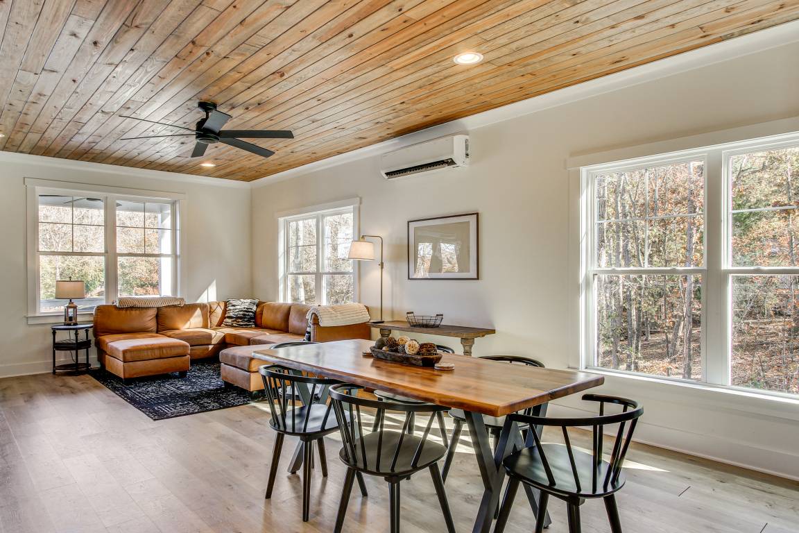 260 M² House ∙ 5 Bedrooms ∙ 13 Guests - Richard B. Russell Lake