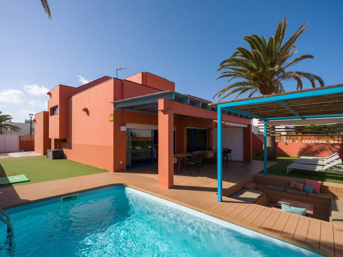 170 M² Villa ∙ 3 Bedrooms ∙ 6 Guests - Corralejo
