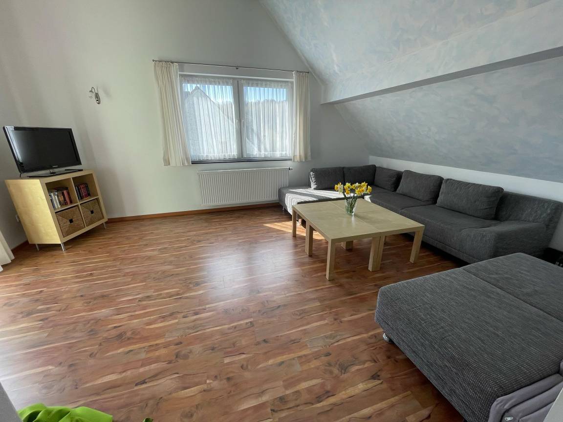 105 M² Ferienwohnung ∙ 3 Schlafzimmer ∙ 8 Gäste - Nohfelden
