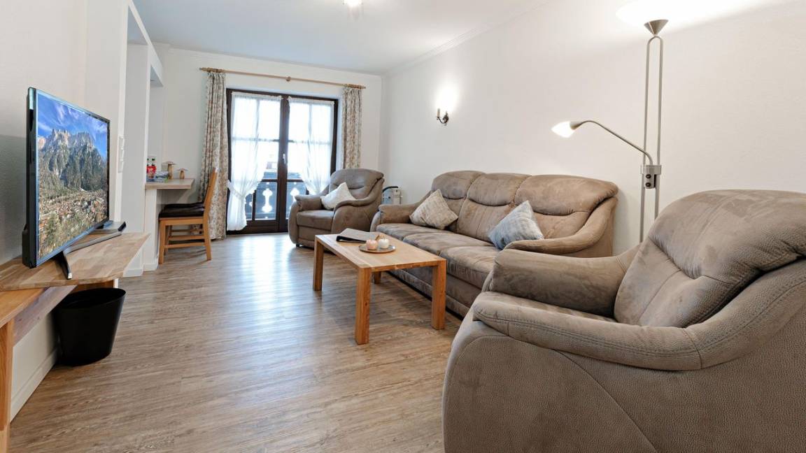 48 M² Ferienwohnung ∙ 2 Schlafzimmer ∙ 4 Gäste - Mittenwald