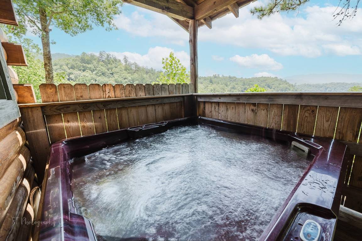 Cabin ∙ 2 Bedrooms ∙ 6 Guests - Wears Valley, TN