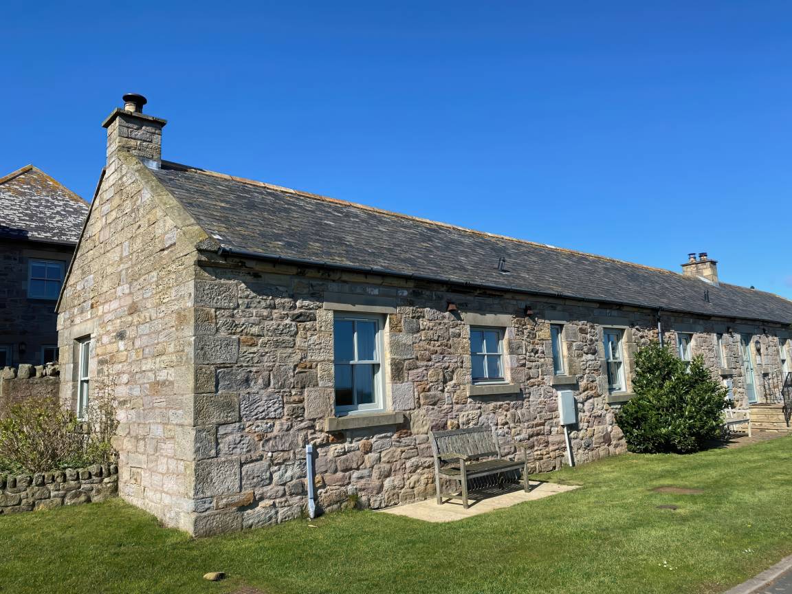 Cottage ∙ 2 Bedrooms ∙ 4 Guests - Dunstanburgh Castle
