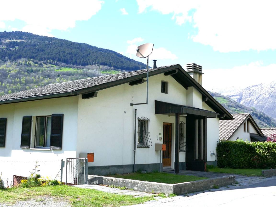Ferienwohnung ∙ 2 Schlafzimmer ∙ 4 Gäste - Olivone
