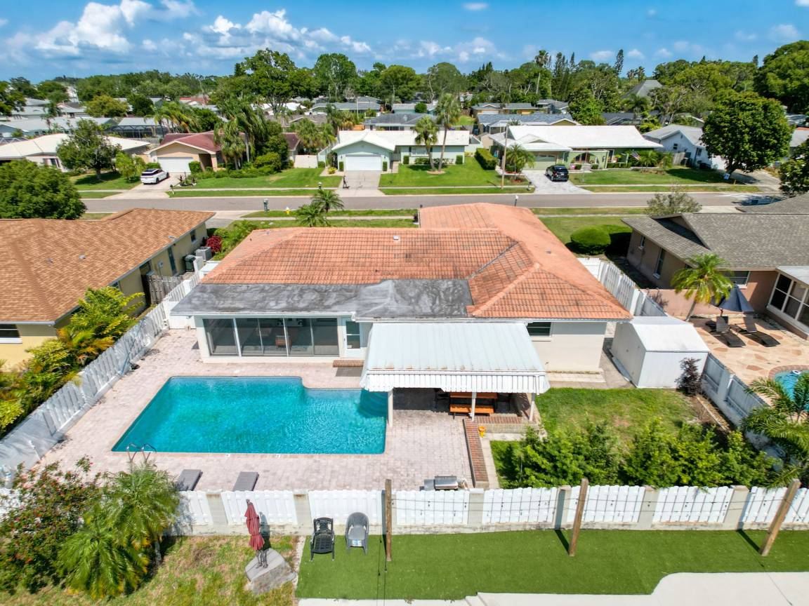 166 M² House ∙ 3 Bedrooms ∙ 10 Guests - Clearwater, FL