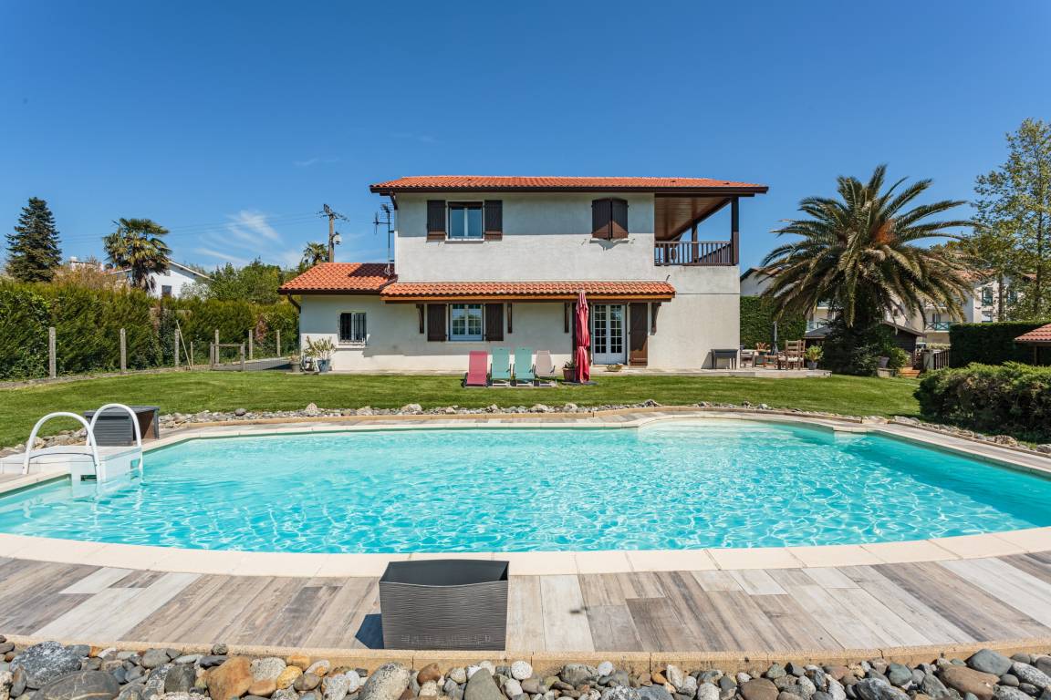 130 M² Maison De Vacances ∙ 3 Chambres ∙ 6 Personnes - Hasparren