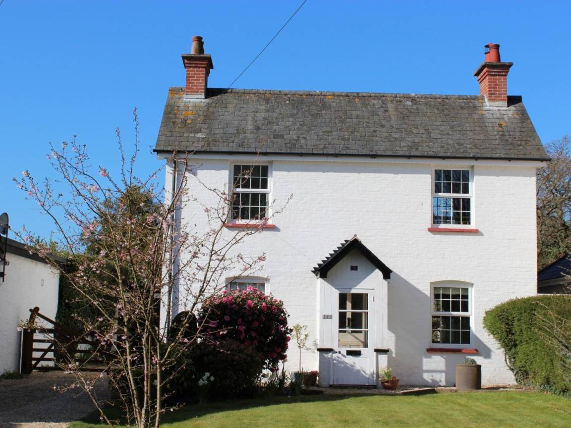 Cottage ∙ 3 Bedrooms ∙ 5 Guests - Lymington