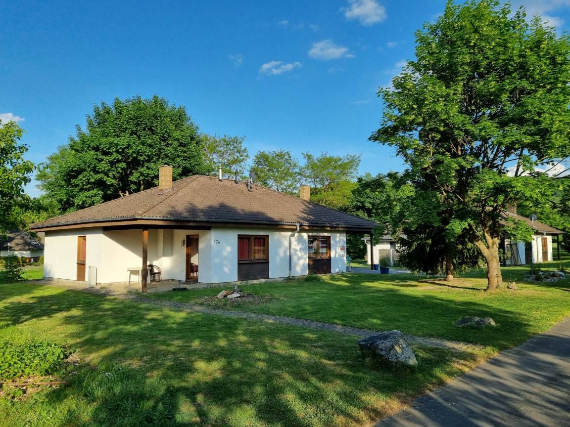 75 M² Ferienhaus ∙ 3 Schlafzimmer ∙ 6 Gäste - Frielendorf