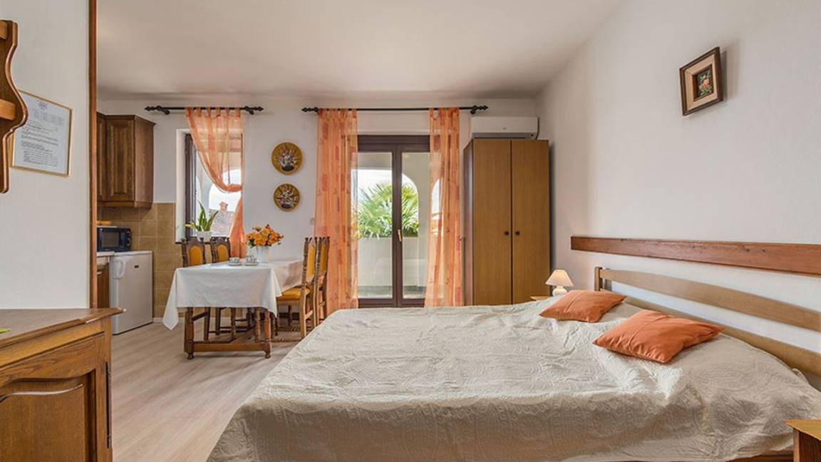 28 M² Hotel ∙ 1 Bedroom ∙ 2 Guests - Novigrad