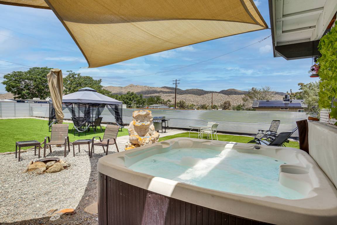 102 M² House ∙ 2 Bedrooms ∙ 6 Guests - Yucca Valley, CA