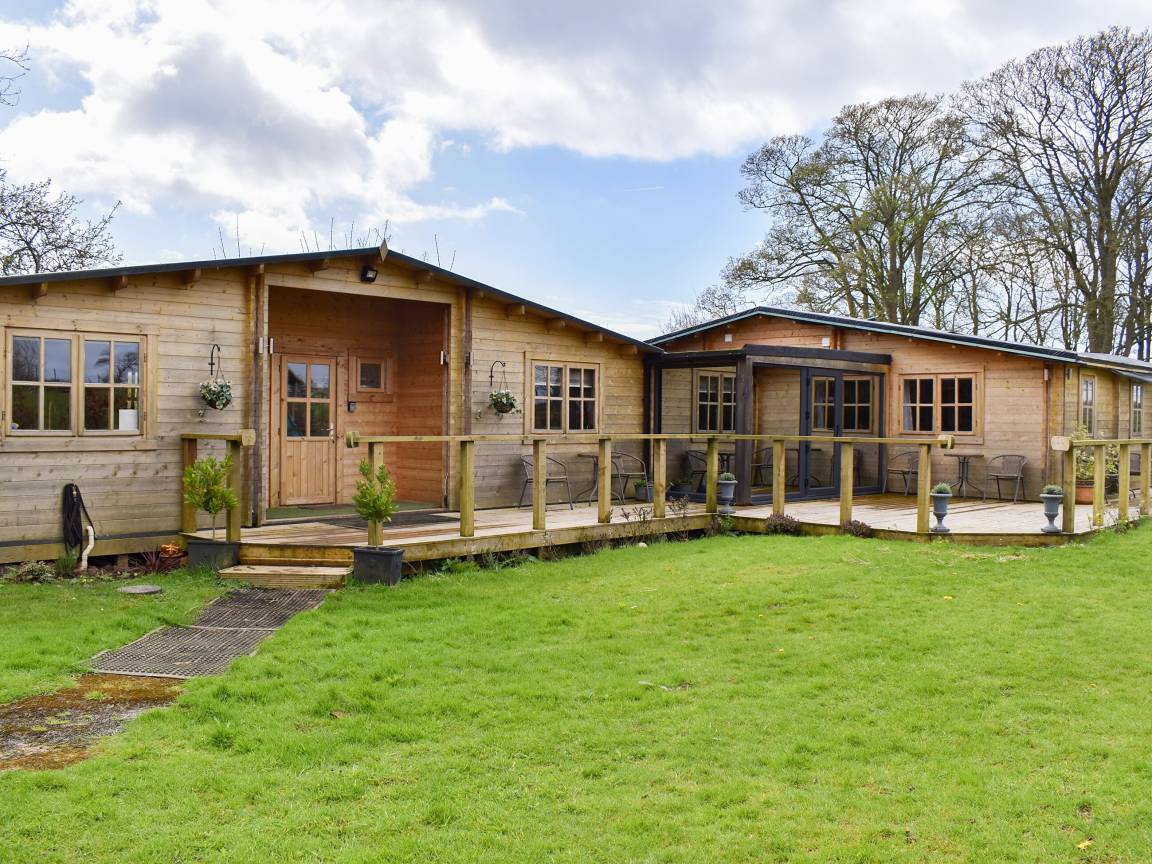 Cottage ∙ 6 Bedrooms ∙ 14 Guests - Folkestone