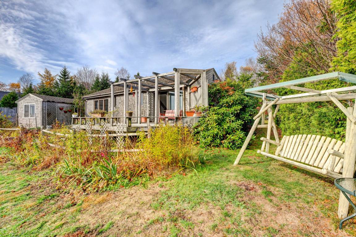 88 M² House ∙ 2 Bedrooms ∙ 6 Guests - Columbia Falls, ME