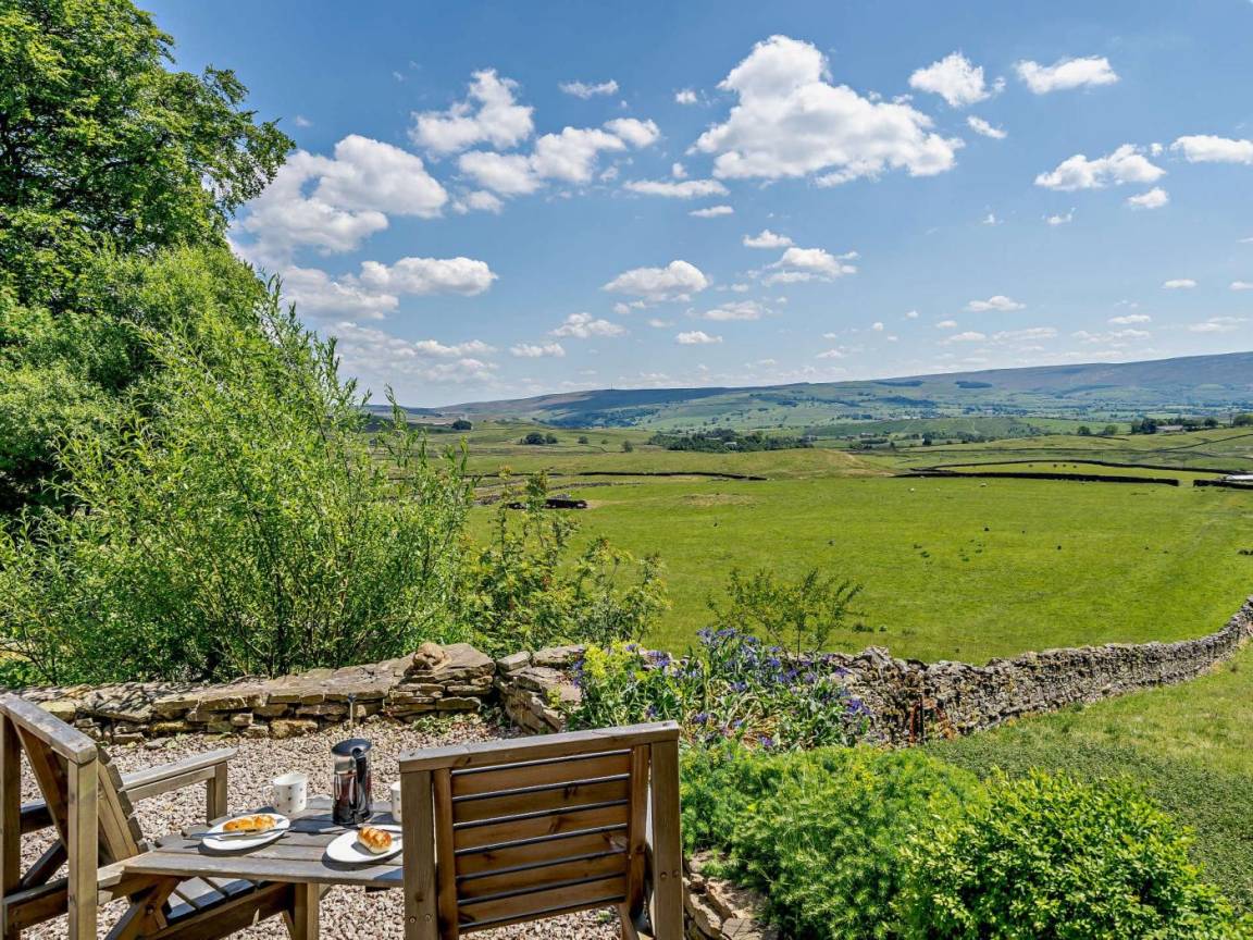 Cottage ∙ 4 Bedrooms ∙ 8 Guests - Kirkby Stephen