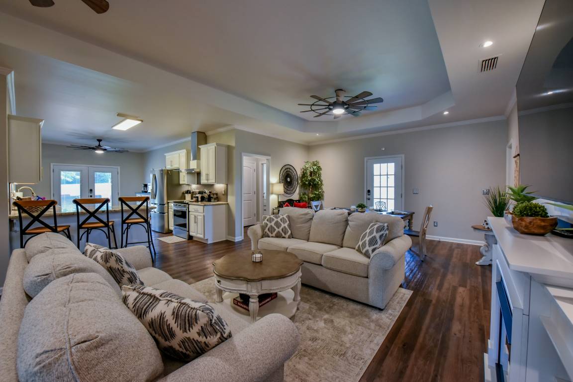 House ∙ 5 Bedrooms ∙ 16 Guests - Tuscaloosa, AL