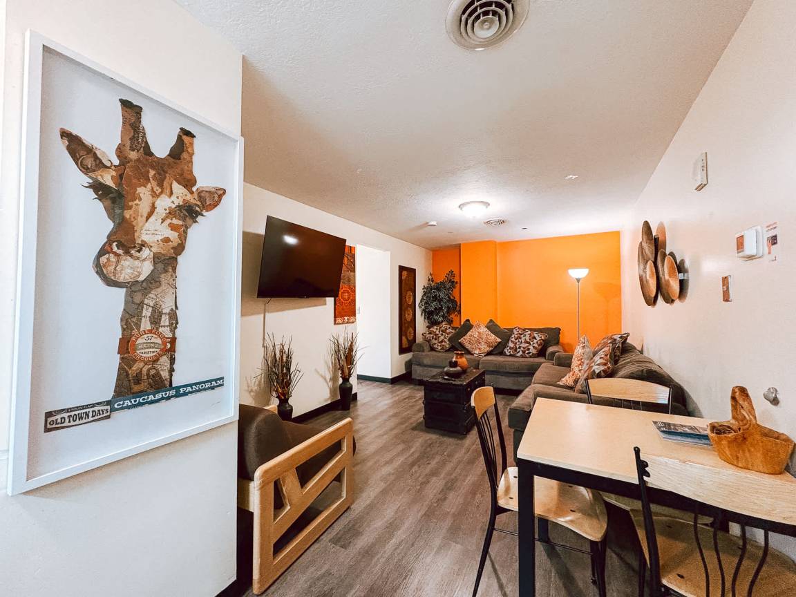 Apartment ∙ 2 Bedrooms ∙ 6 Guests - National Aviary, Pittsburgh