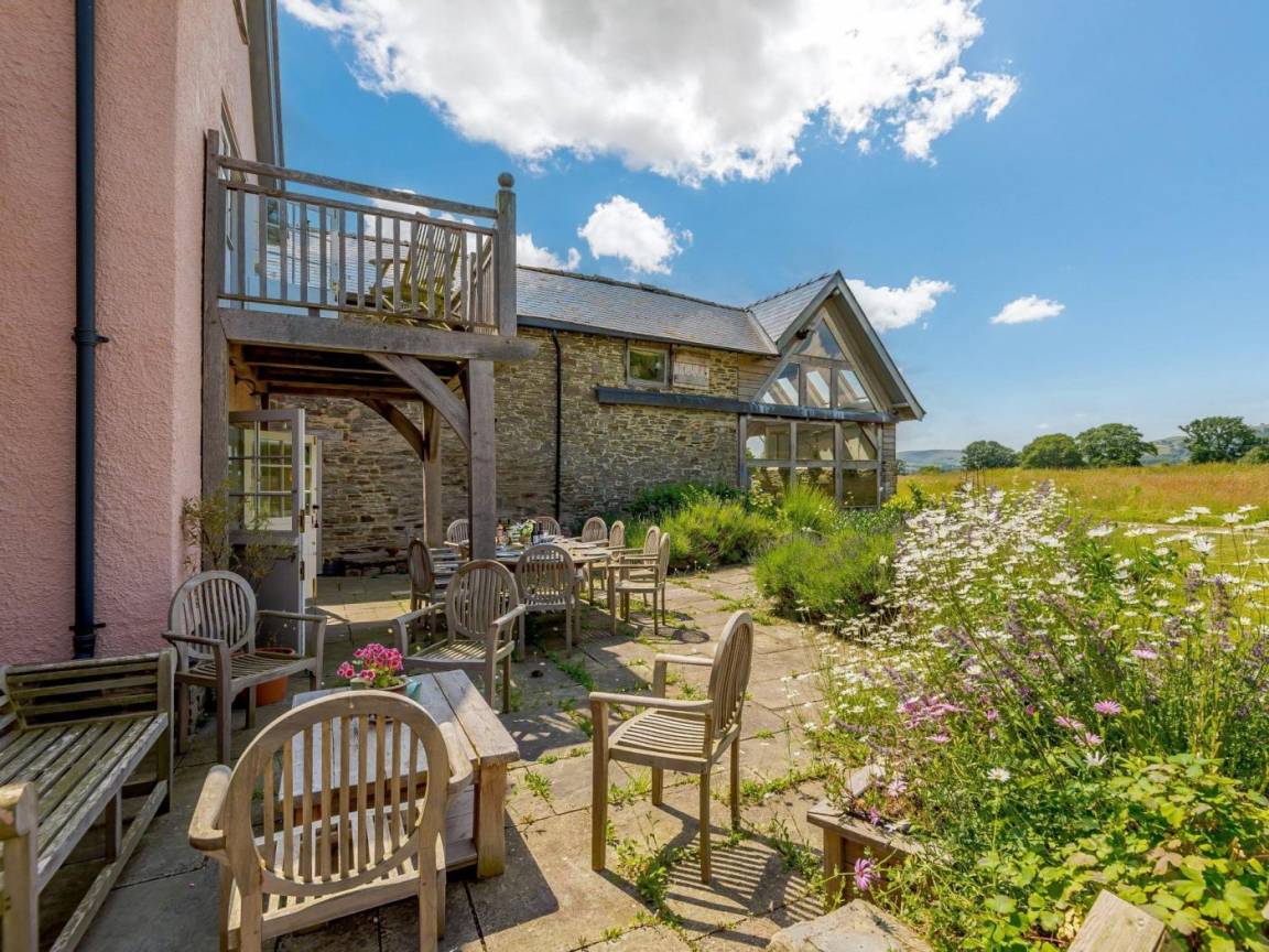 Cottage ∙ 6 Bedrooms ∙ 12 Guests - Herefordshire
