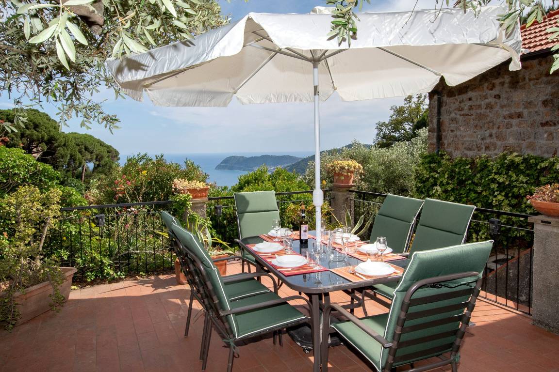 120 M² Apartment ∙ 2 Bedrooms ∙ 6 Guests - Alassio