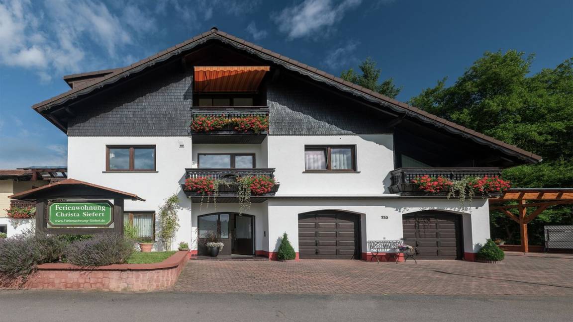 82 M² Ferienwohnung ∙ 2 Schlafzimmer ∙ 6 Gäste - Erbach