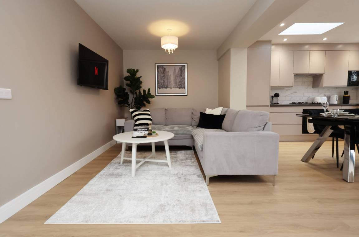 110 M² House ∙ 5 Bedrooms ∙ 15 Guests - Cotswolds