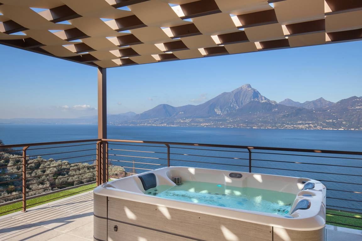 100 M² Appartement ∙ 2 Slaapkamers ∙ 5 Gasten - Torri del Benaco