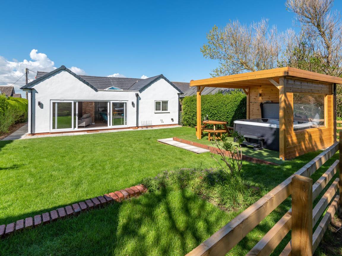 Cottage ∙ 3 Bedrooms ∙ 6 Guests - Sutton on Sea