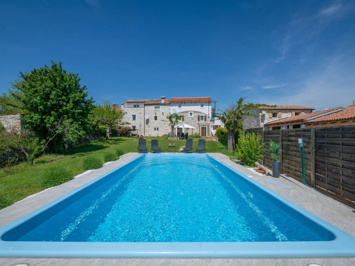 100 M² House ∙ 2 Bedrooms ∙ 4 Guests - Rovinj
