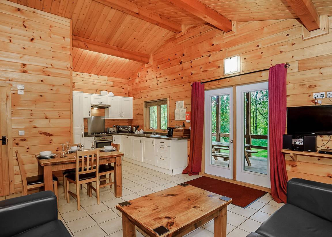 Chalet ∙ 2 Bedrooms ∙ 4 Guests - Staffordshire