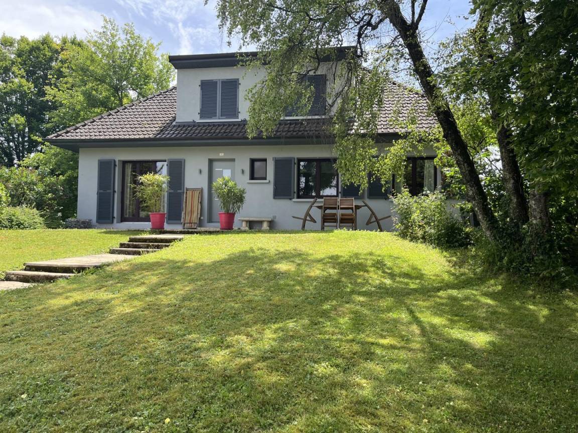 82 M² Gîte ∙ 3 Chambres ∙ 6 Personnes - Ornans
