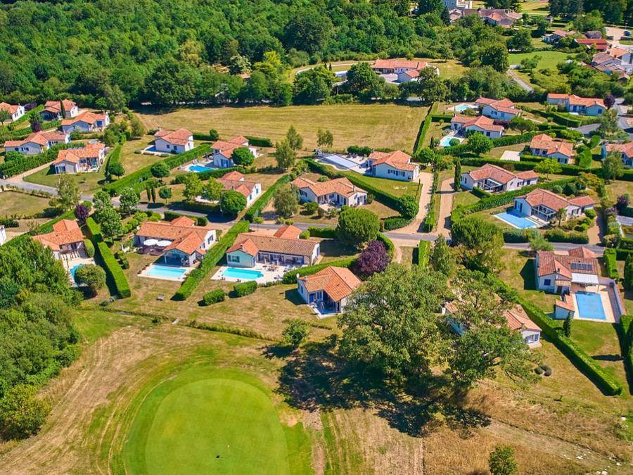 125 M² Huis ∙ 1 Slaapkamer ∙ 6 Gasten - Lusignan