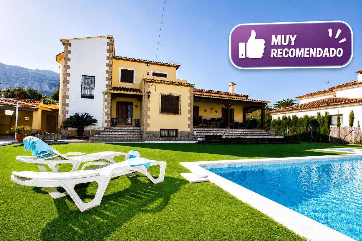 200 M² Villa ∙ 4 Habitaciones ∙ 8 Huéspedes - Denia