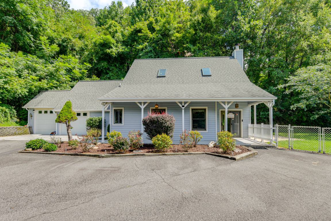 196 M² House ∙ 3 Bedrooms ∙ 8 Guests - Maggie Valley, NC
