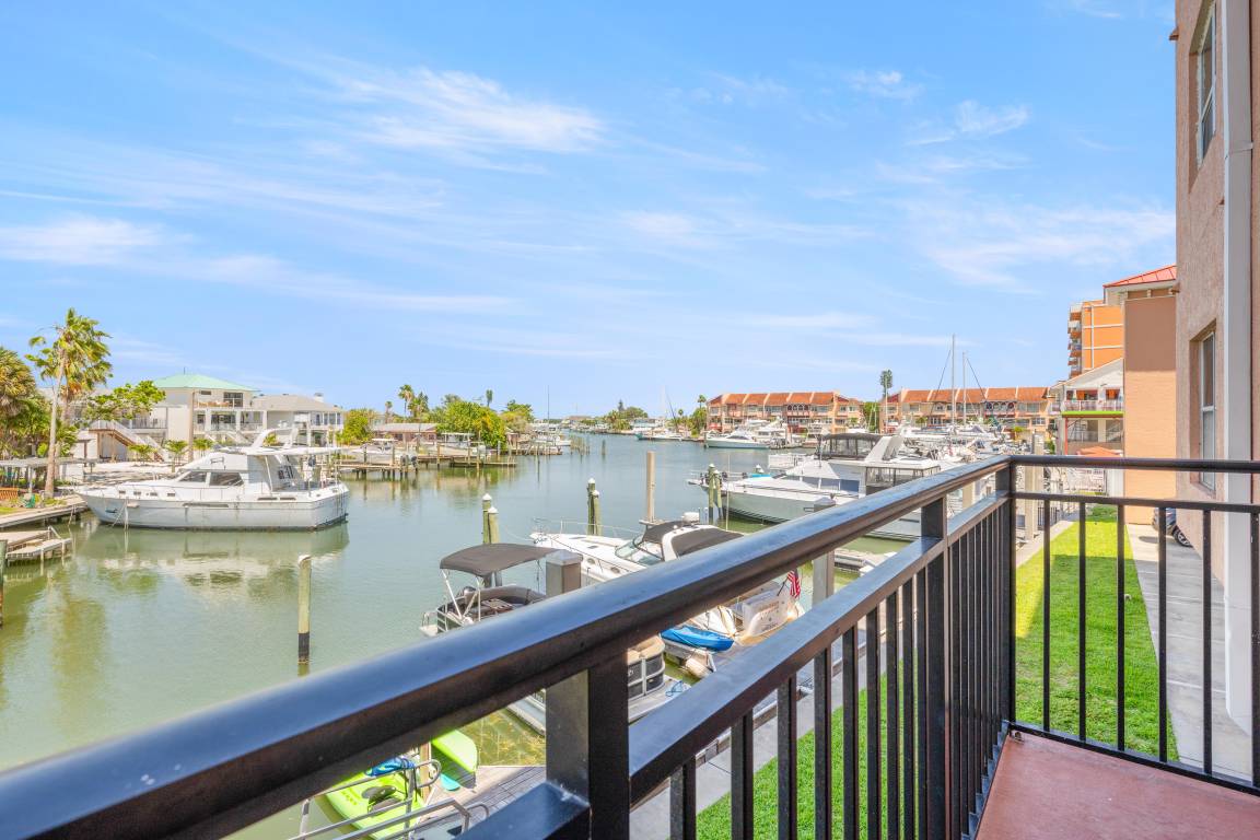 Condo ∙ 2 Bedrooms ∙ 6 Guests - Madeira Beach, FL