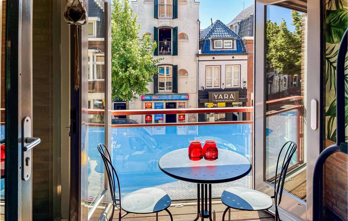 100 M² Apartment ∙ 2 Bedrooms ∙ 4 Guests - Alkmaar