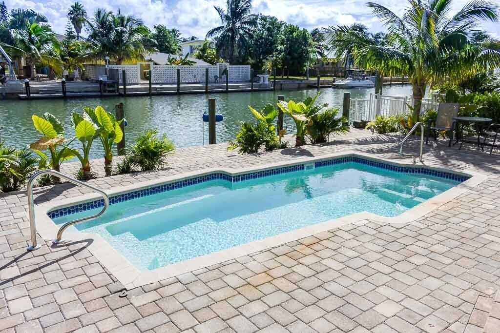 House ∙ 5 Bedrooms ∙ 14 Guests - Key Colony Beach, FL