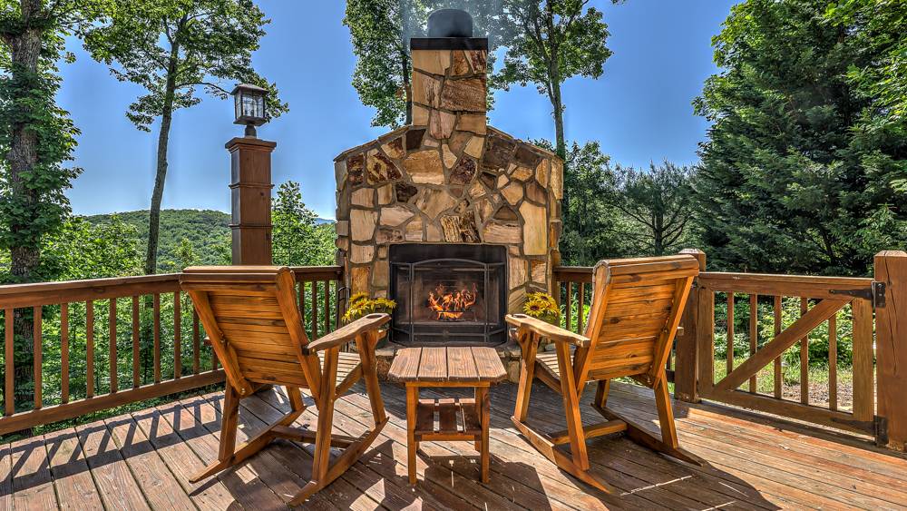 Cabin ∙ 3 Bedrooms ∙ 10 Guests - Blue Ridge, GA