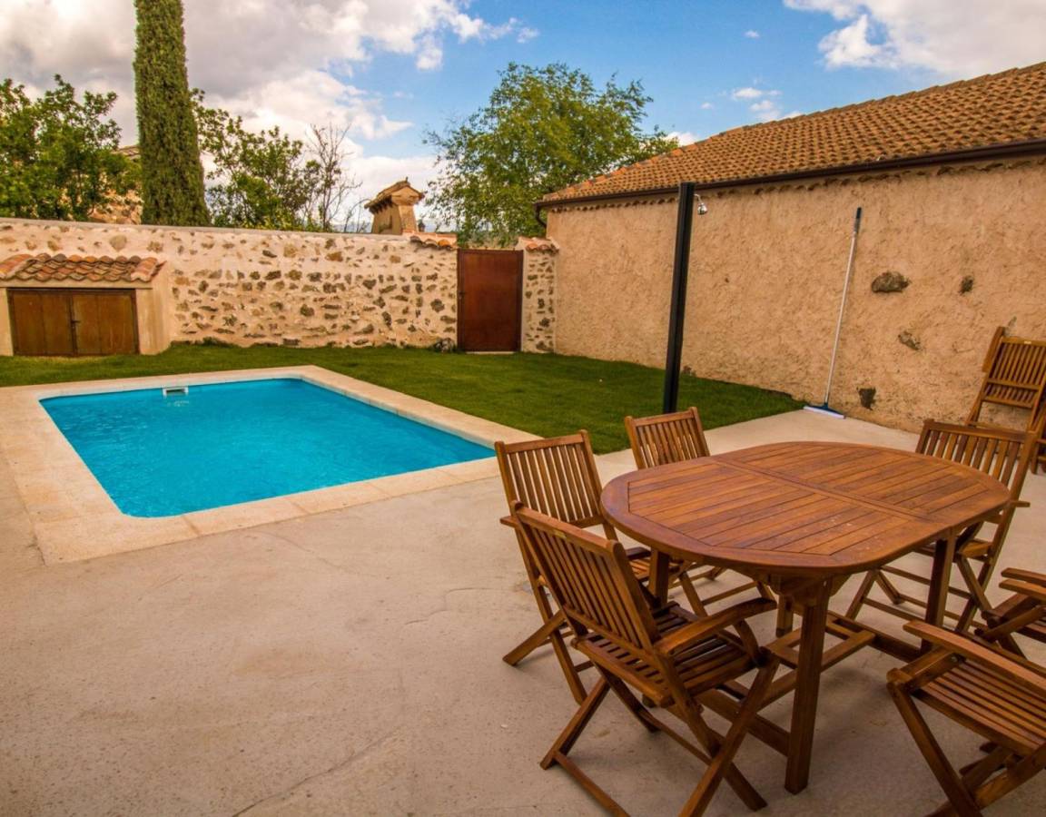 190 M² Casa ∙ 5 Habitaciones ∙ 14 Huéspedes - Turégano