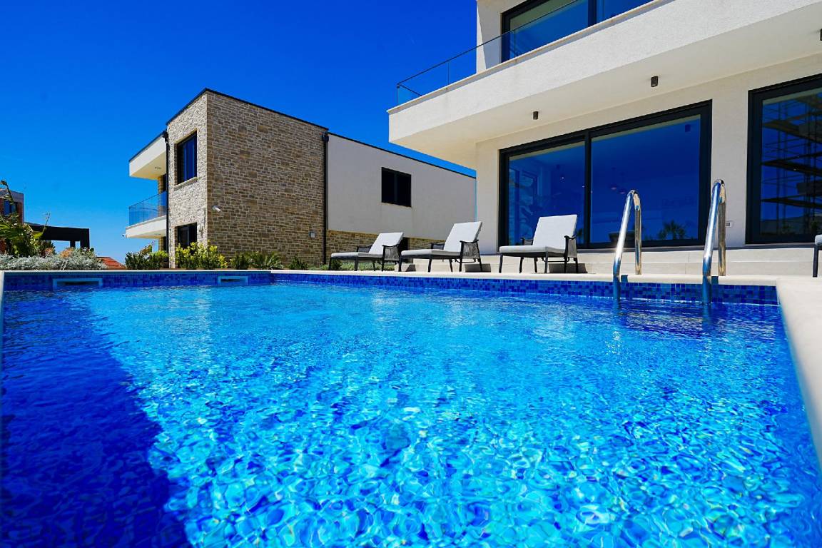 229 M² House ∙ 4 Bedrooms ∙ 8 Guests - Primošten