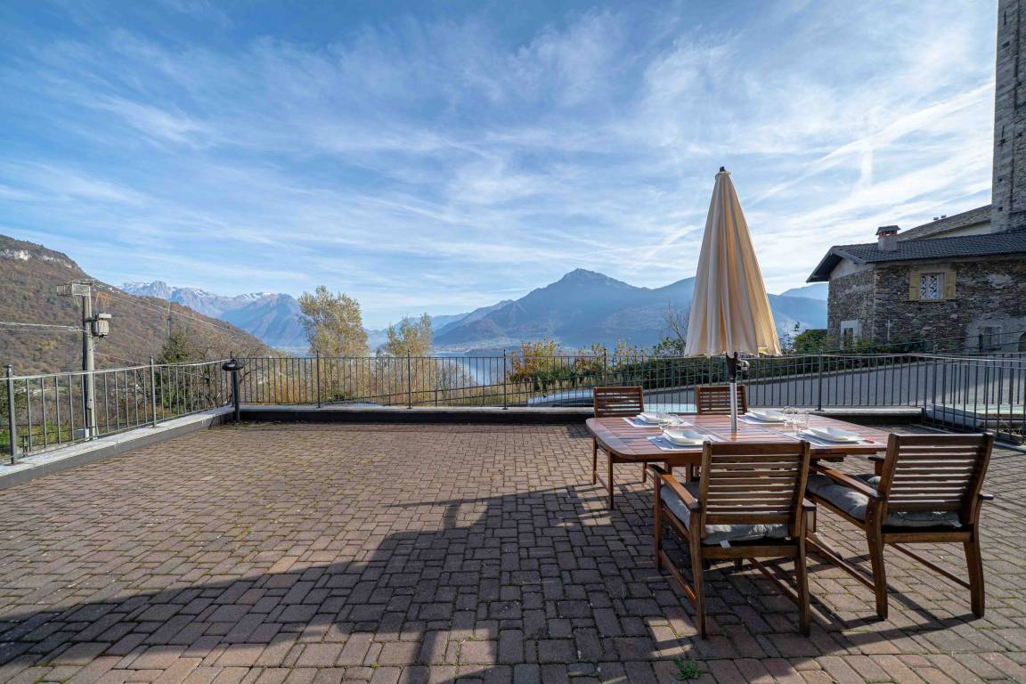 40 M² Huis ∙ 1 Slaapkamer ∙ 4 Gasten - Colico