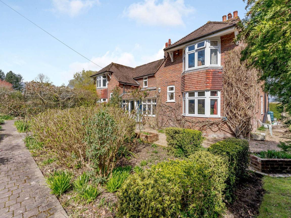 Cottage ∙ 2 Bedrooms ∙ 4 Guests - East Sussex