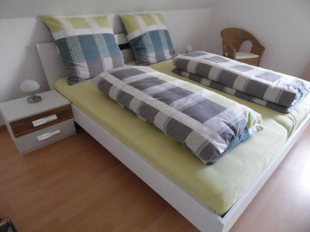 92 M² Ferienwohnung ∙ 2 Schlafzimmer ∙ 4 Gäste - Marburg