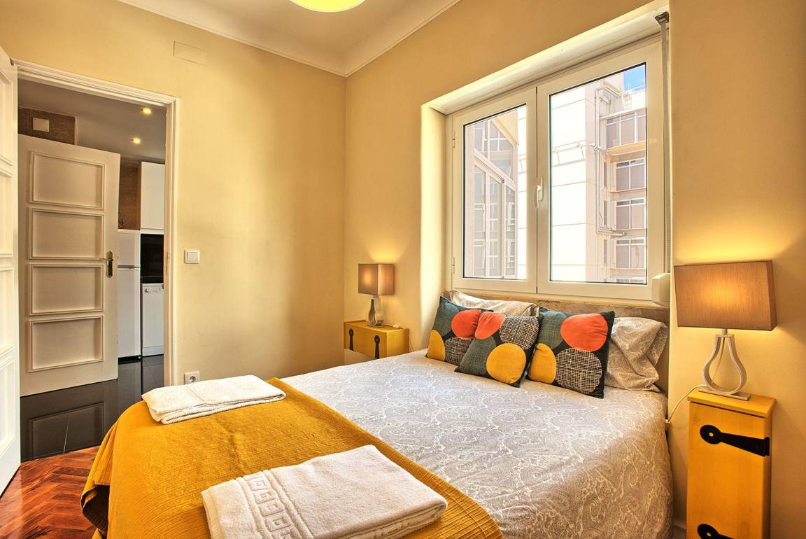 100 M² Apartamento ∙ 4 Habitaciones ∙ 12 Huéspedes - Lisboa