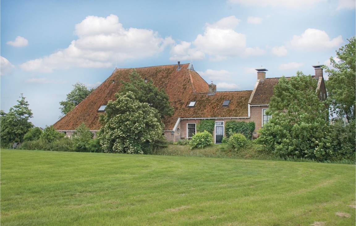 250 M² Farmhouse ∙ 7 Bedrooms ∙ 17 Guests - Sneek