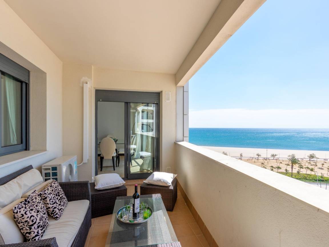 70 M² Apartamento ∙ 2 Habitaciones ∙ 4 Huéspedes - Ampuriabrava