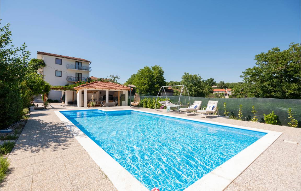 315 M² Ferienhaus ∙ 6 Schlafzimmer ∙ 12 Gäste - Imotski