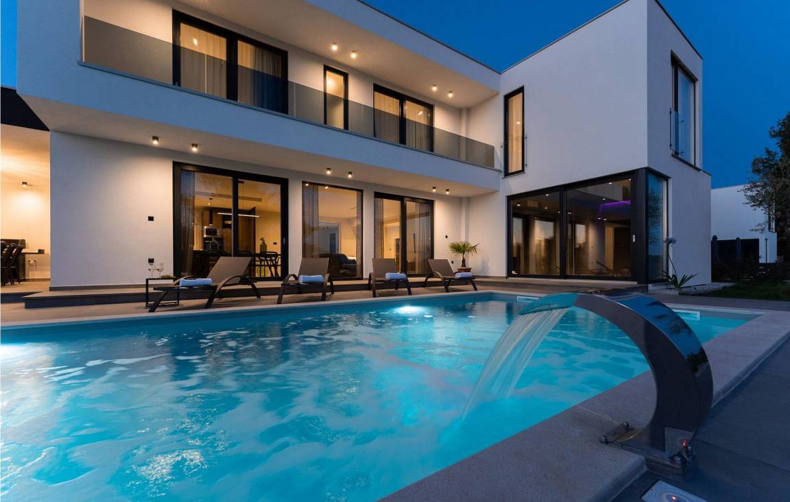 270 M² Ferienhaus ∙ 4 Schlafzimmer ∙ 8 Gäste - Novigrad