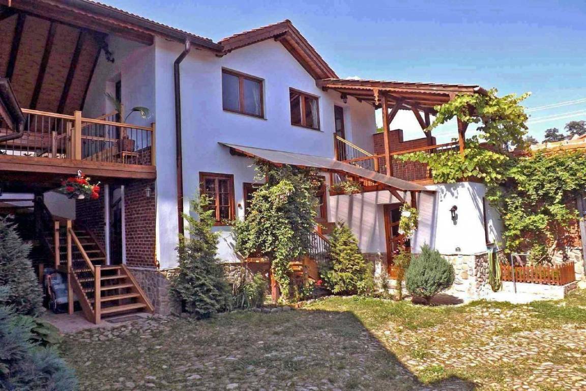 82 M² Casa ∙ 3 Habitaciones ∙ 6 Huéspedes - Transilvania