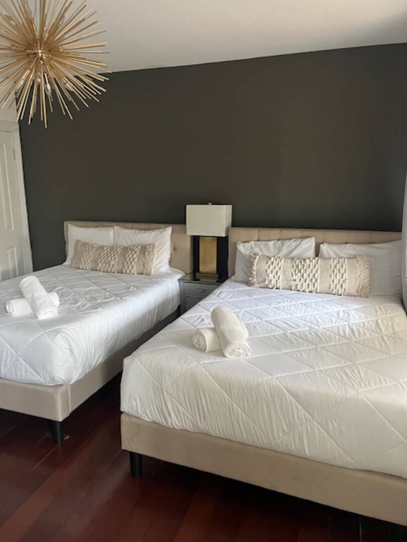 186 M² House ∙ 5 Bedrooms ∙ 10 Guests - Boca Raton, FL