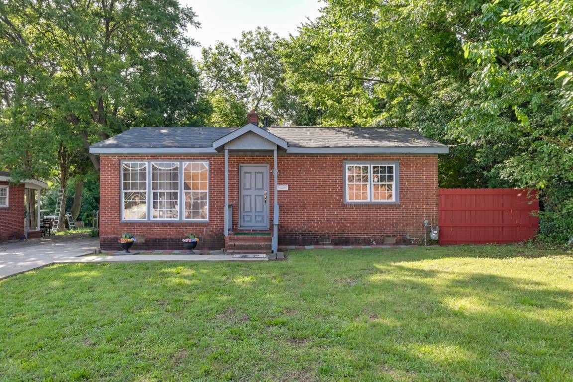 111 M² House ∙ 3 Bedrooms ∙ 6 Guests - Davis Lake, Charlotte