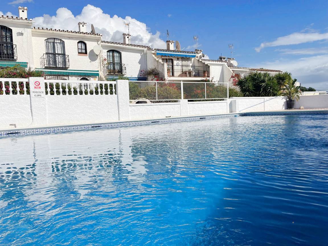 80 M² Ferienhaus ∙ 2 Schlafzimmer ∙ 5 Gäste - Nerja