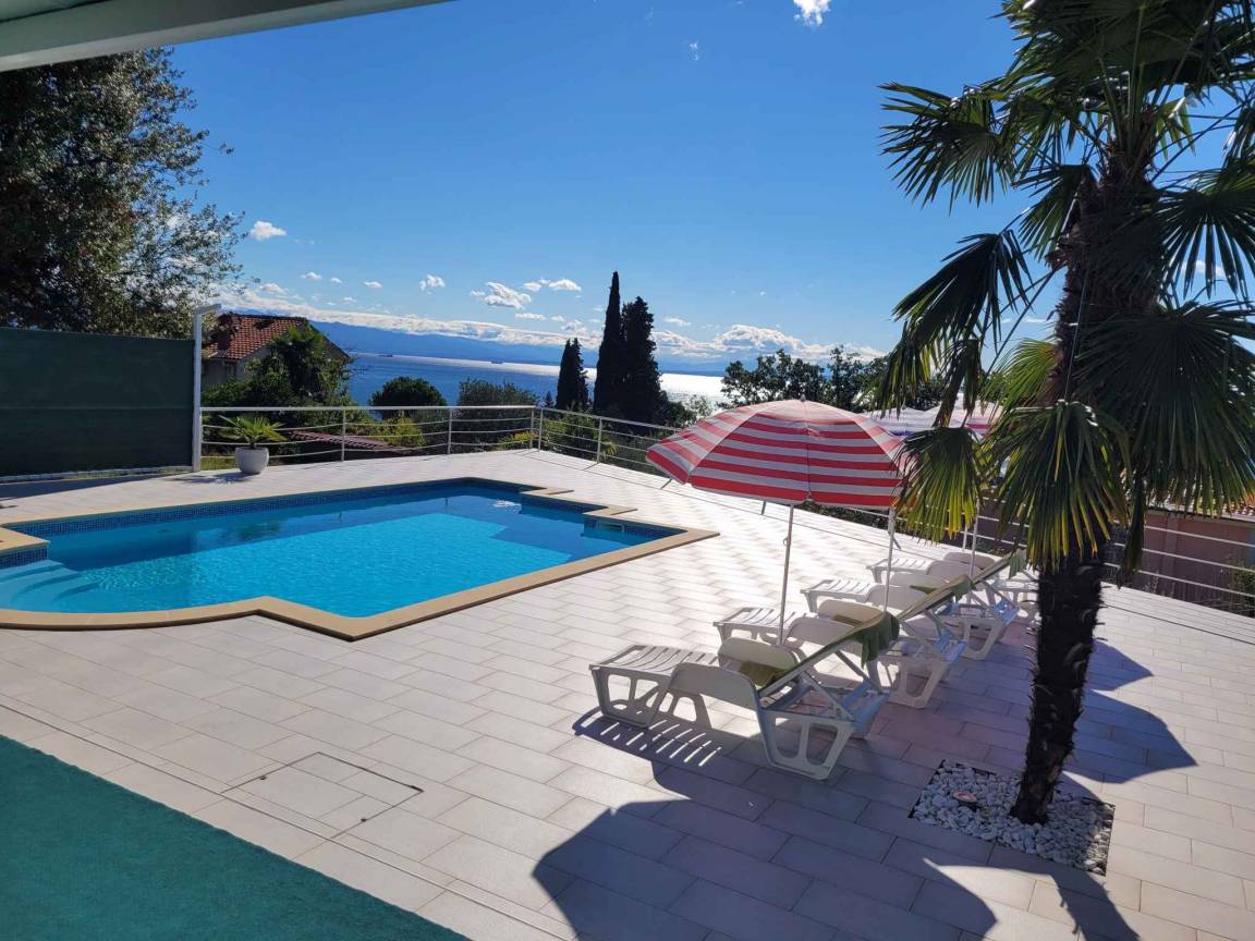 65 M² House ∙ 2 Bedrooms ∙ 4 Guests - Lovran